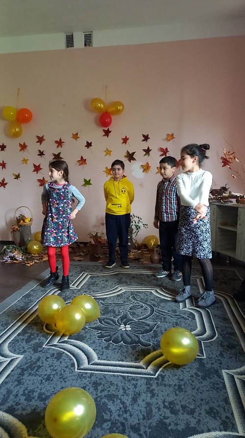 კვირიკეთის საჯარო სკოლის მე 4 კლასის მოსწავლეებმა შემოდგომის ხიბლი და